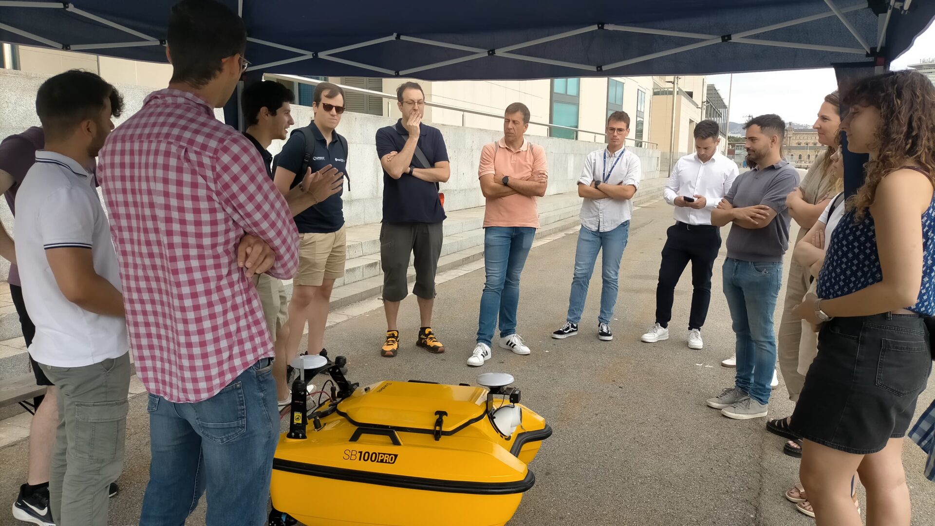 El Puerto de Barcelona acoge la demostración de Seabots en el marco del ...
